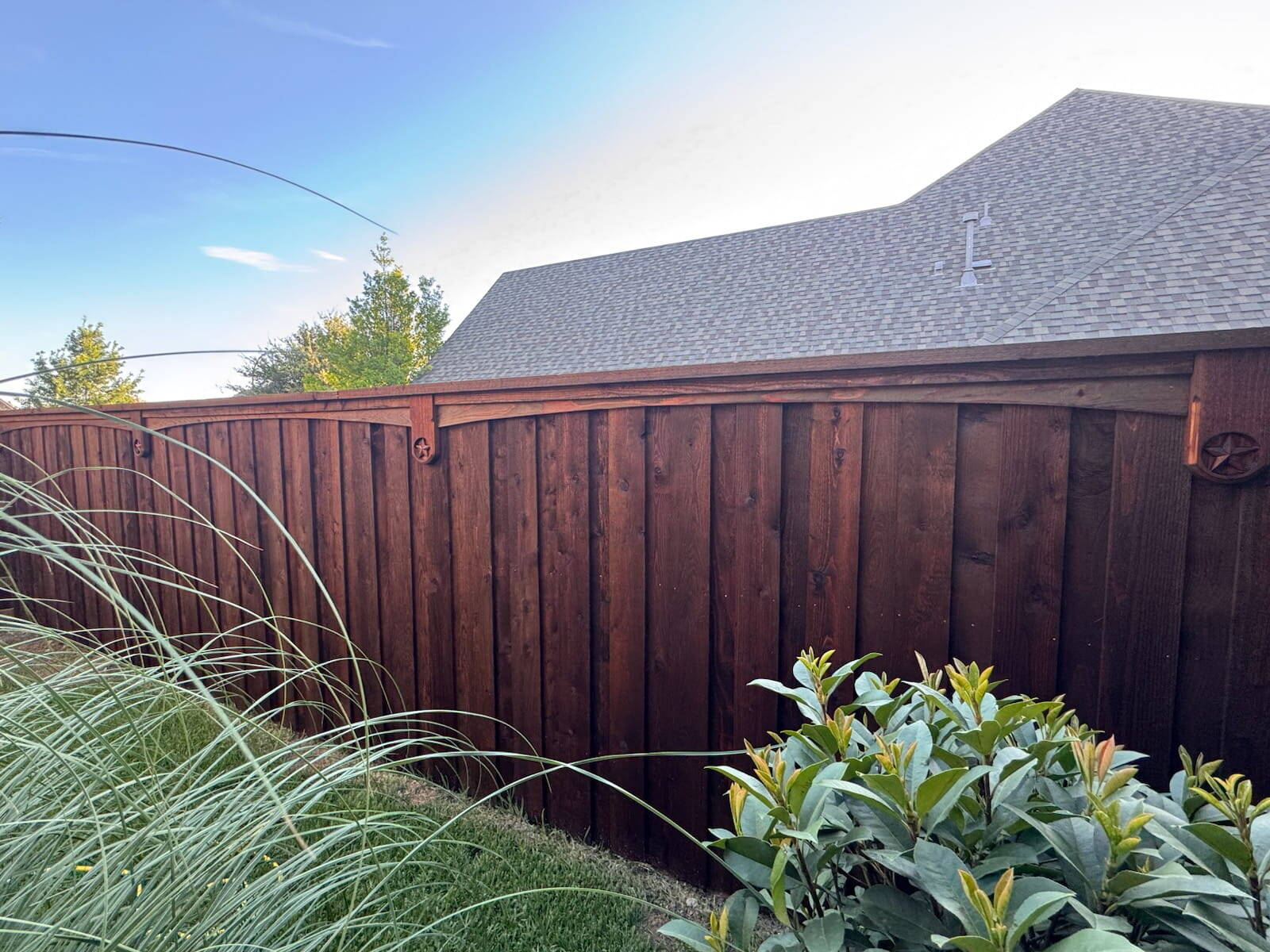 Ornamental Fence Decor like corbels, knee braces, and pickets ...